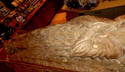 Huggate, Nicholas de, Provost | The Heraldry Society